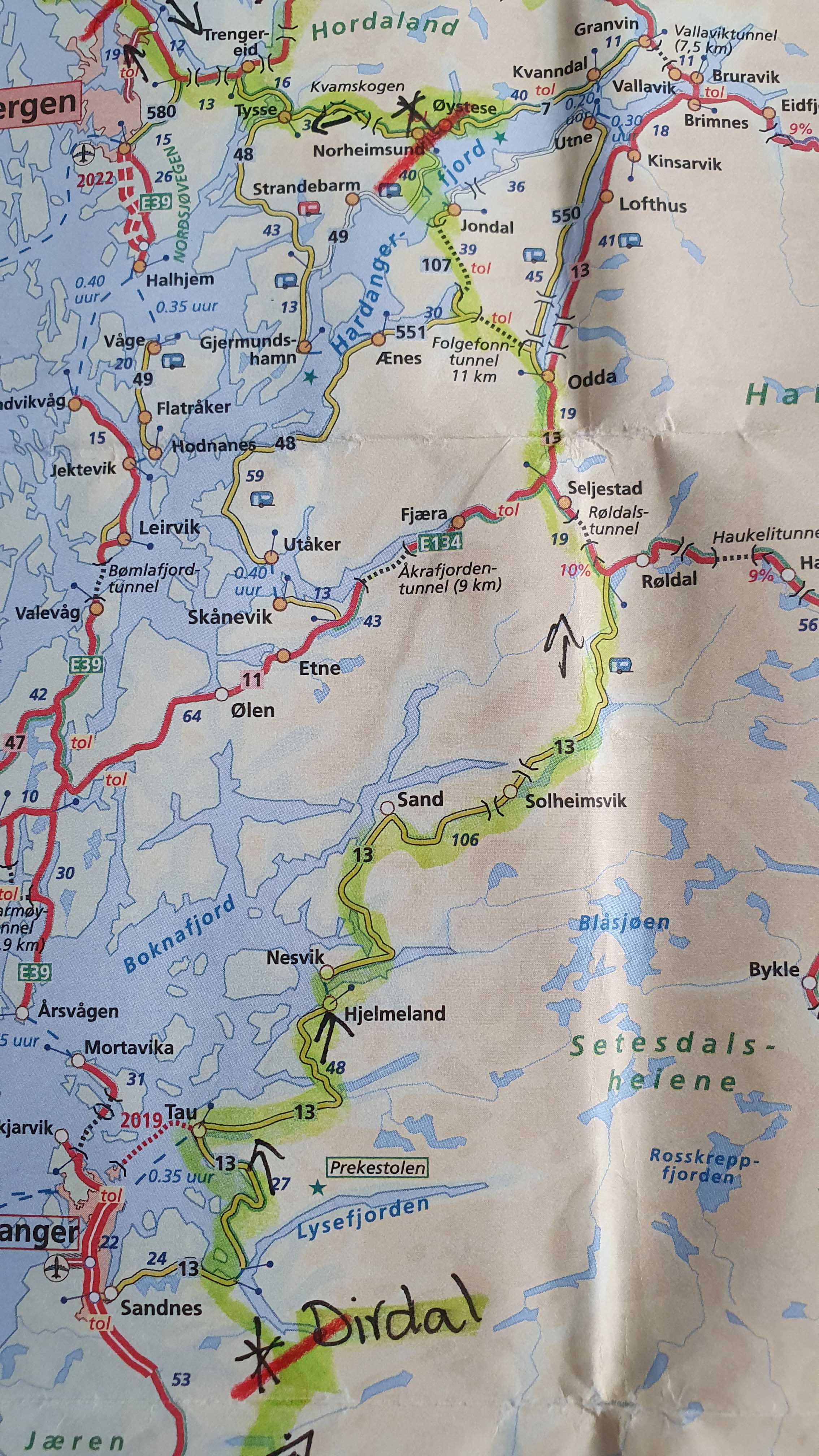 Dag 4: Dirdal — Øystese – FOUR QUEERS IN A VAN